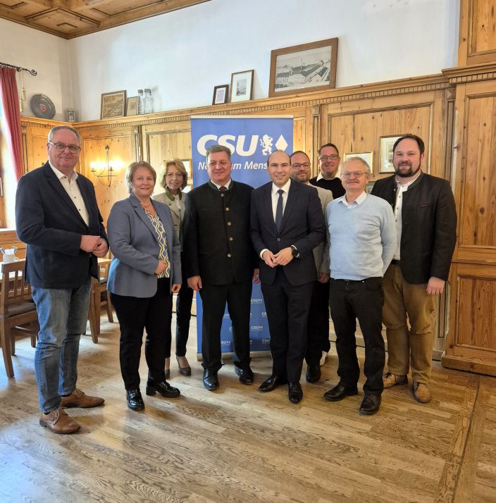 CSU Niederbayern zieht Bilanz: Rückenwind aus Berlin für Kommunalwahl 2026 - Florian Oßner, CSU ...